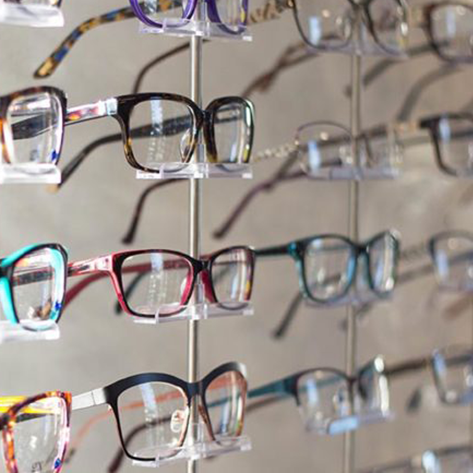 Πώς να επιλέξω γυαλιά οράσεως; - Οπτικά Μπαγκάκης